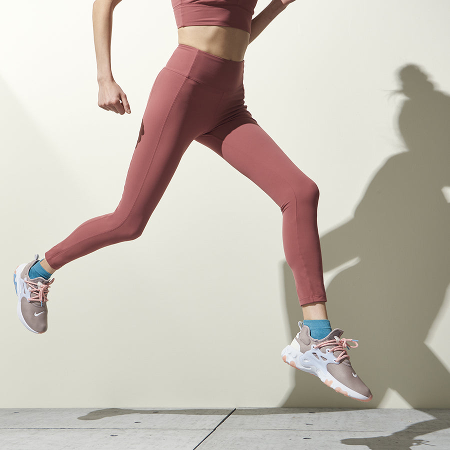 Women's Signature Run Tabi Socks - TABIO SPORTS®︎ – Tabio USA