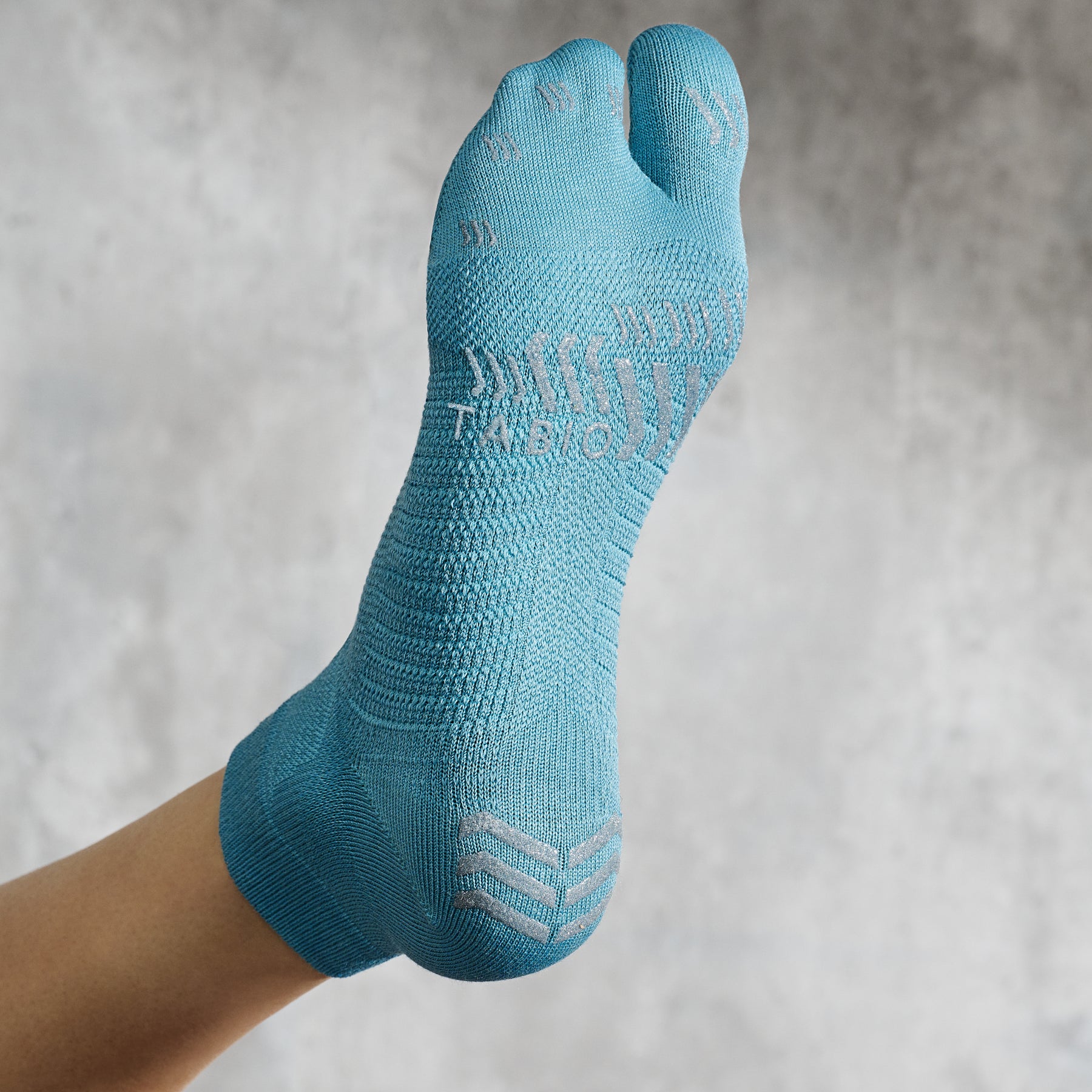 Women's Signature Run Tabi Socks - TABIO SPORTS®︎ – Tabio USA